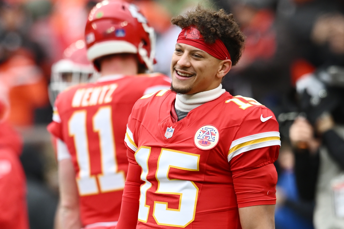 Chiefs QB Patrick Mahomes practices again, signs point to start vs ...