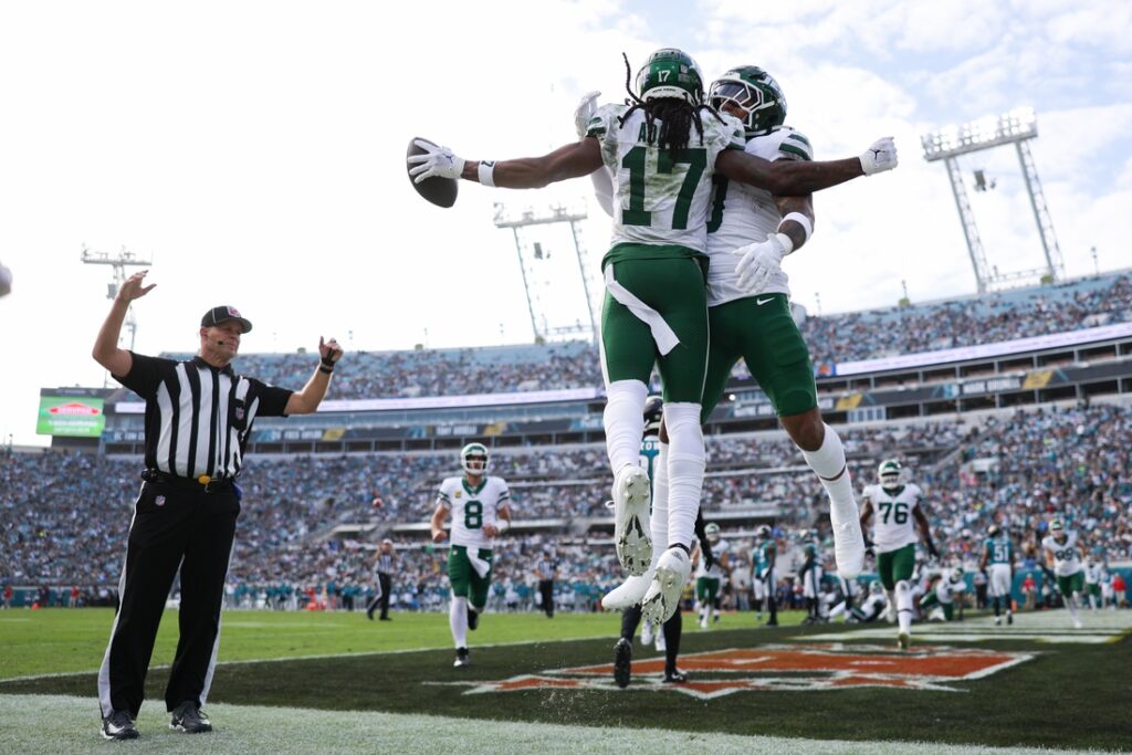 Aaron Rodgers, Davante Adams lead Jets past Jaguars - Field Level Media ...