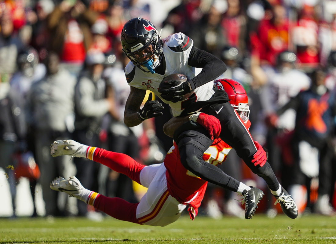 Texans WR Tank Dell suffers knee injury vs. Chiefs - Field Level Media ...