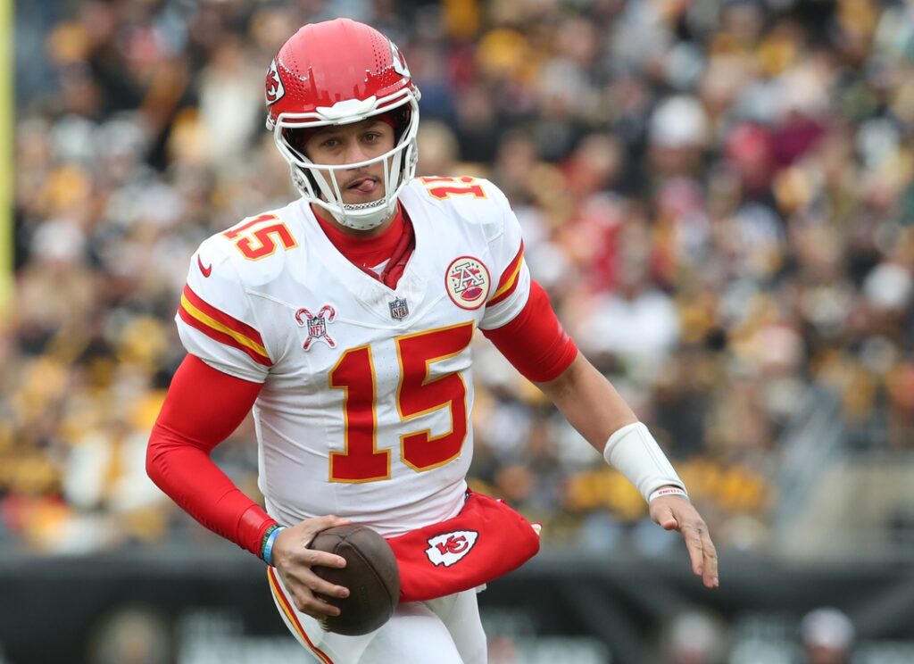 Chiefs QB Patrick Mahomes on baby's birth: 'Any day now' - Field Level ...