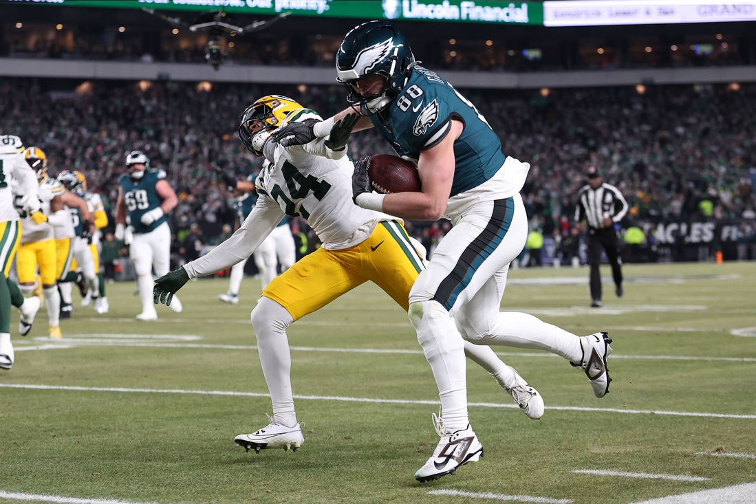 Eagles fly past Packers, advance to divisional round - Field Level ...