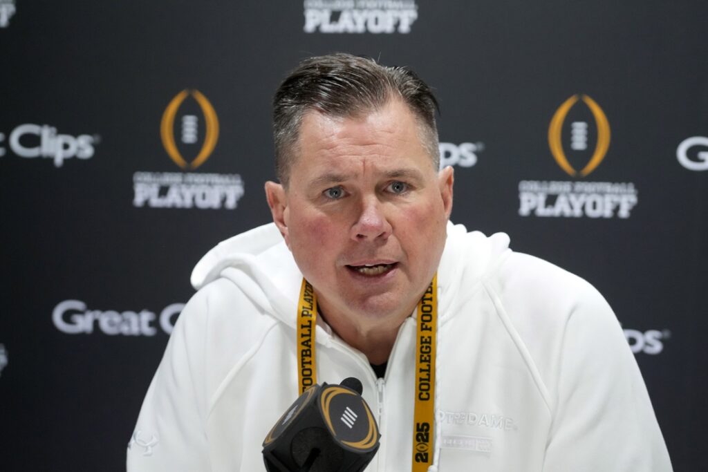 Reports: Bengals bringing back Al Golden as DC - Field Level Media ...