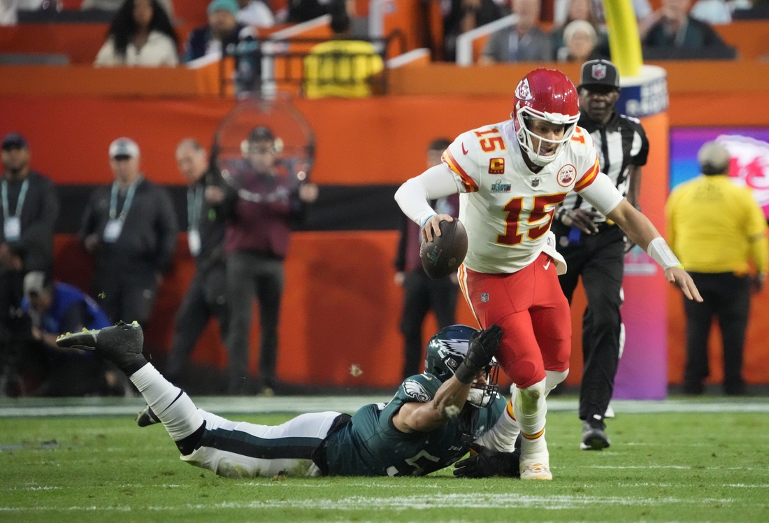 Chiefs healthier than Eagles in estimated injury reports - Field Level ...