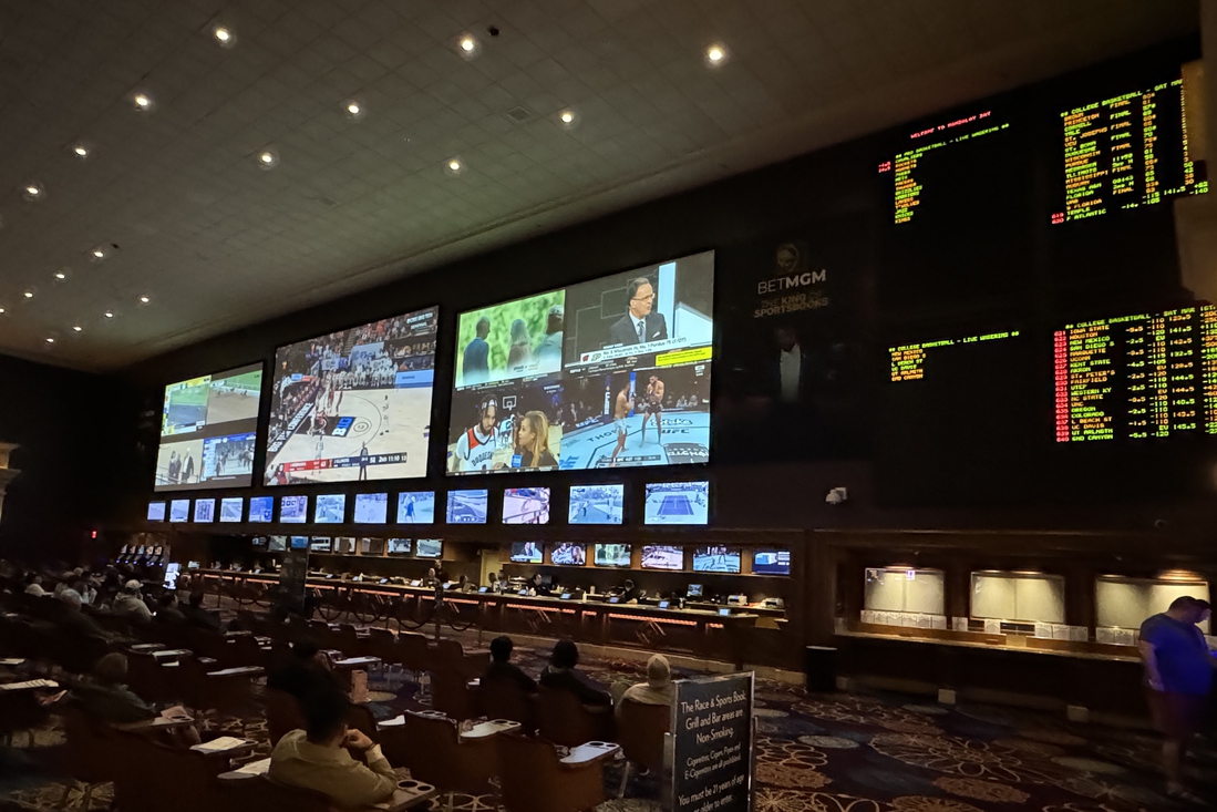 U.S. sports betting soars 23.6% amid alarming rise in addiction - Field ...