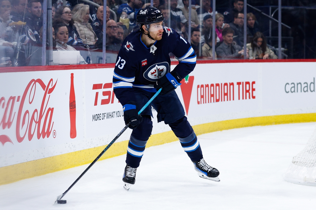 Surging Jets ready for test vs. new-look Hurricanes - Field Level Media ...