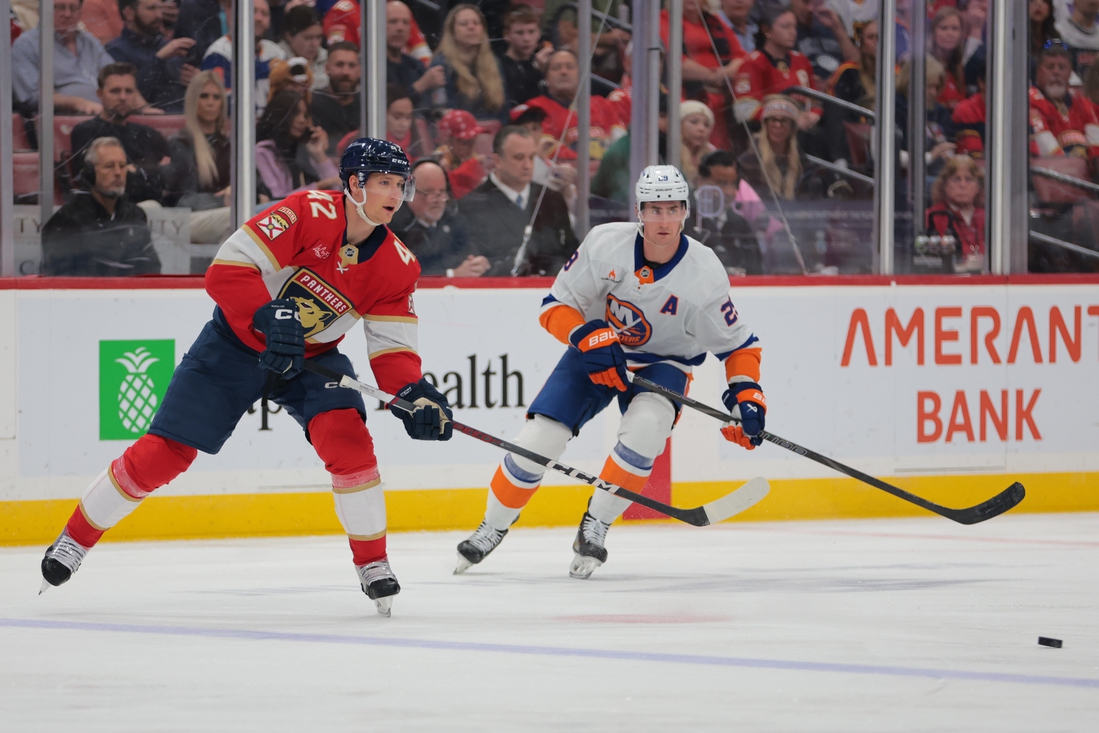 Panthers dispatch Islanders to win third straight - Field Level Media - Professional sports ...