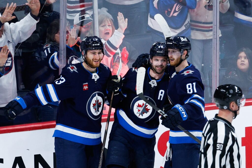 Jets look to keep record win streak going in visit to Senators - Field ...
