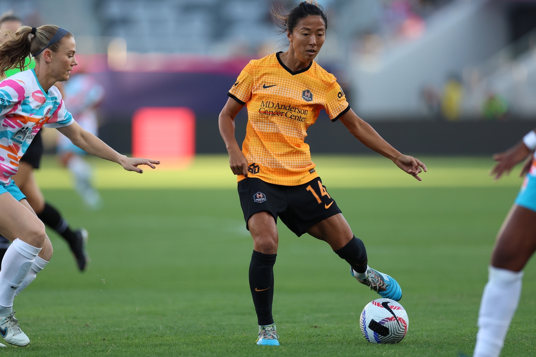 Houston Dash F Yuki Nagasato retires after storied career - Field Level ...