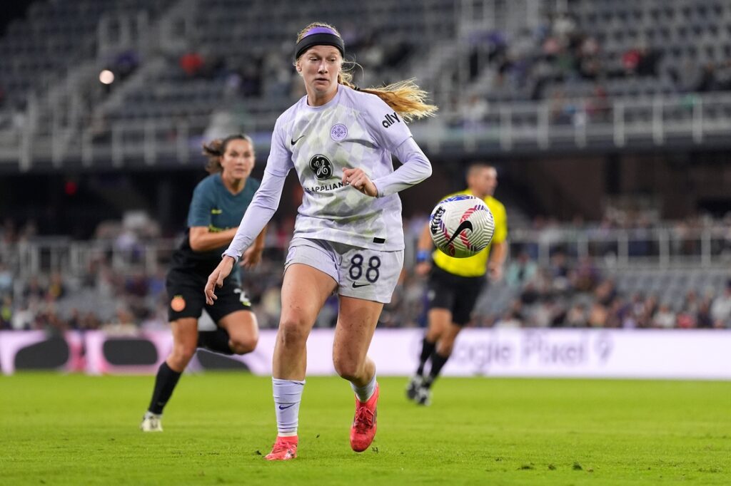 Racing Louisville F Bethany Balcer taking a break - Field Level Media ...