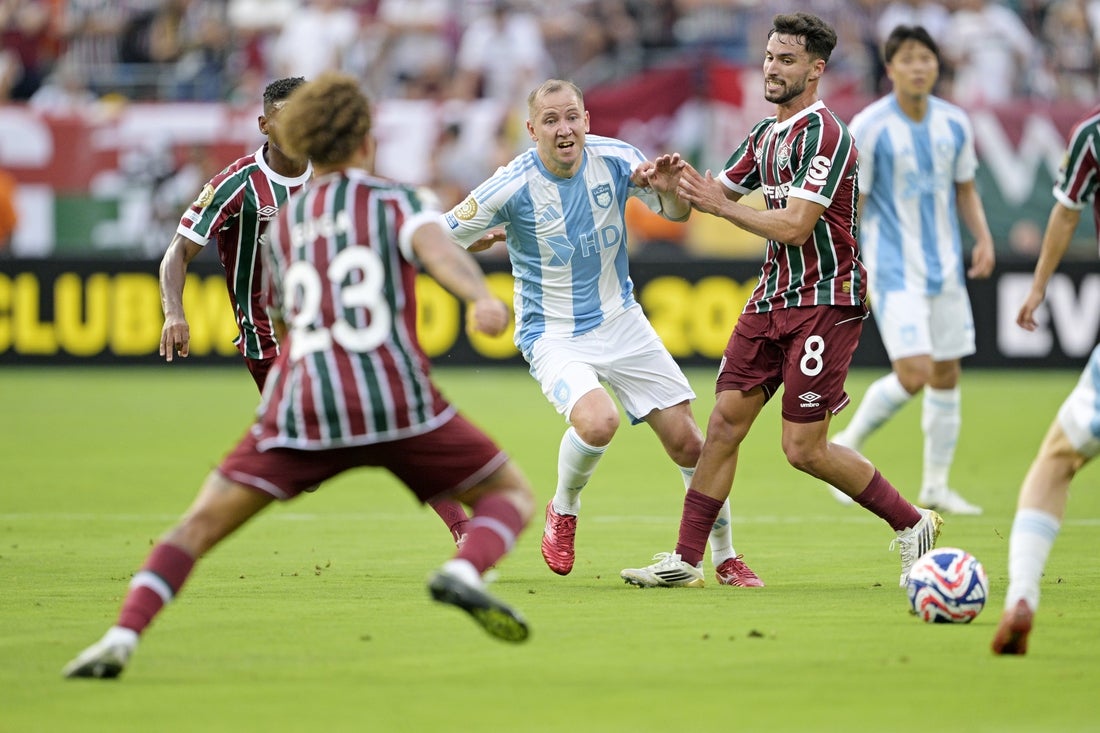Fluminense score twice late, top Ulsan 4-2 in CWC play - Field Level ...