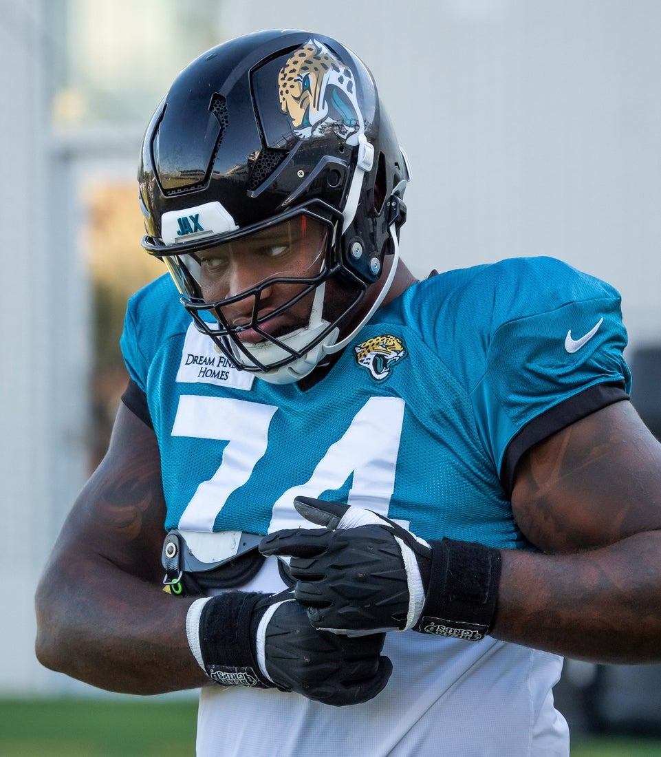 Reports: Eagles bring back OT Fred Johnson via trade with Jags - Field Level Media ...