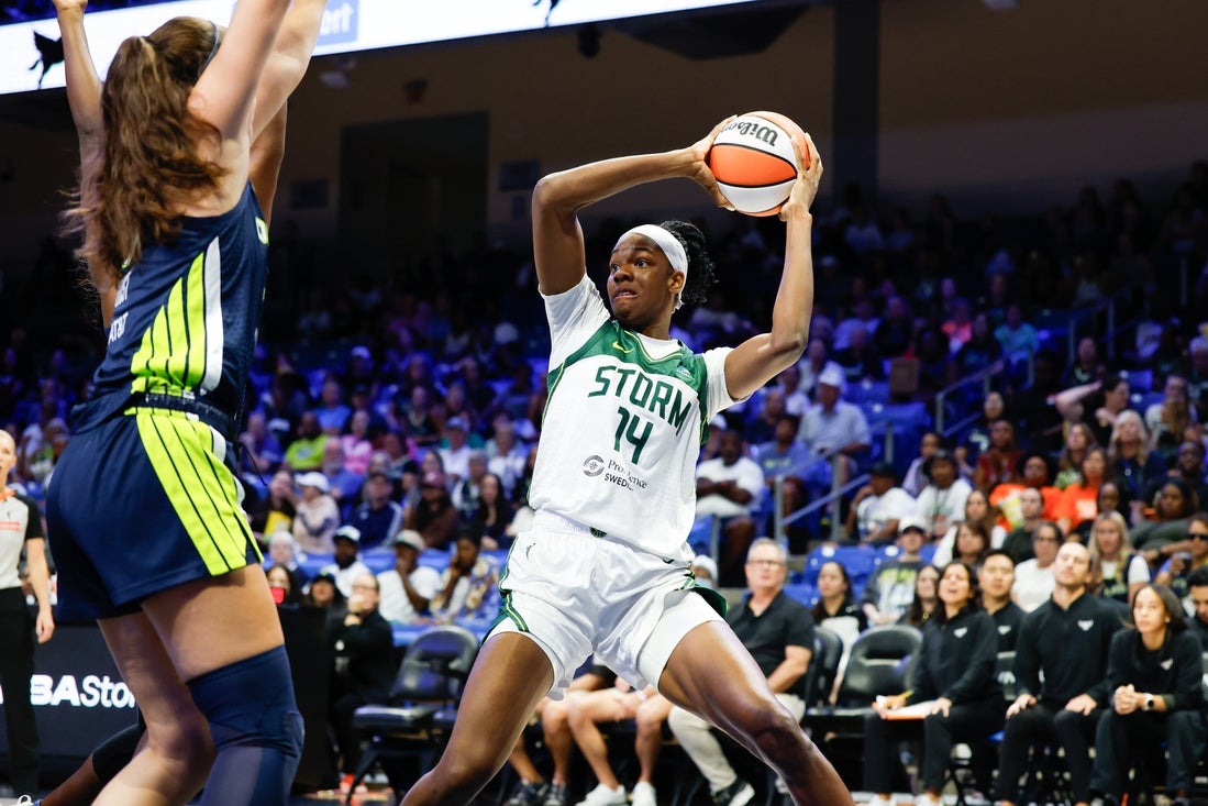 Dominique Malonga scores career-high 22 in Storm's rout of Wings ...