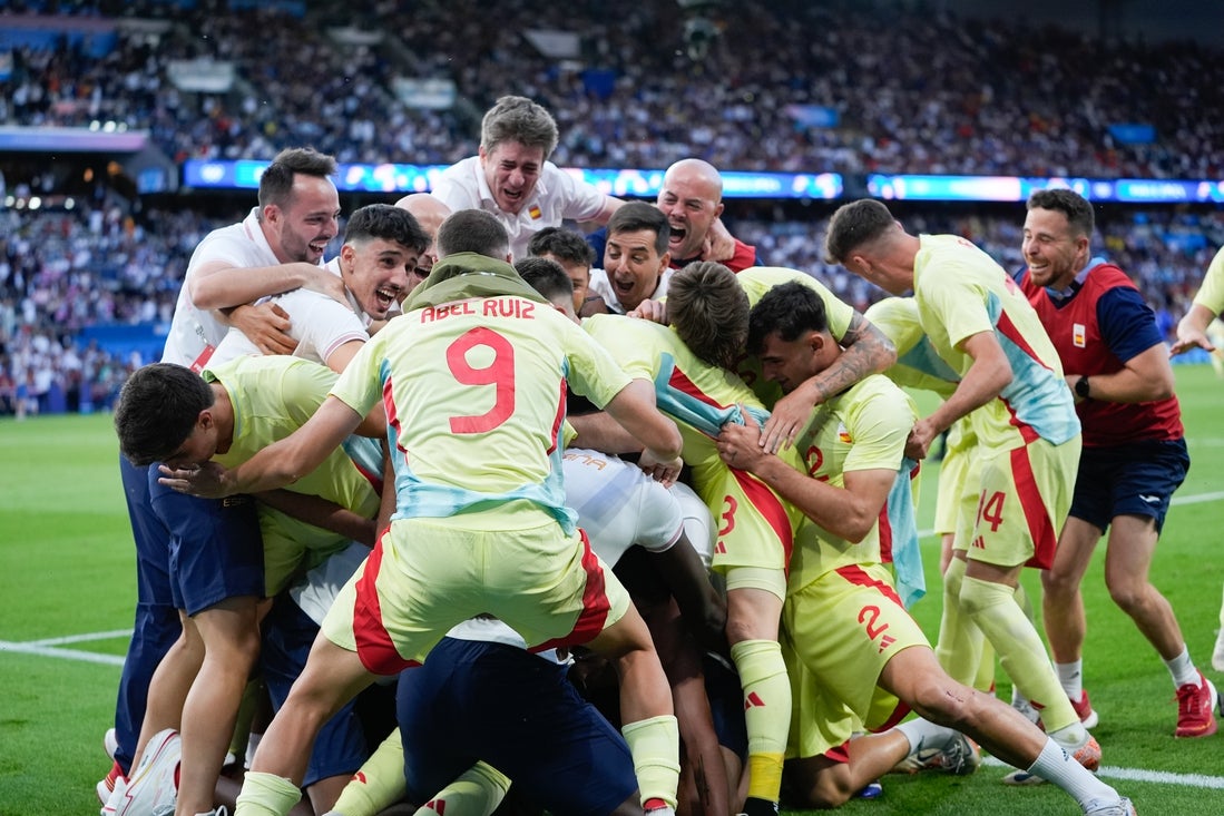 Spain reclaims No. 1 in FIFA world rankings; USA slides - Field Level ...