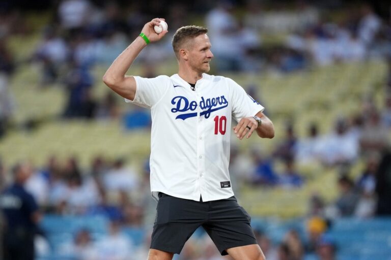 Kings' Corey Perry undergoes knee surgery, out 6-8 weeks - Field Level ...