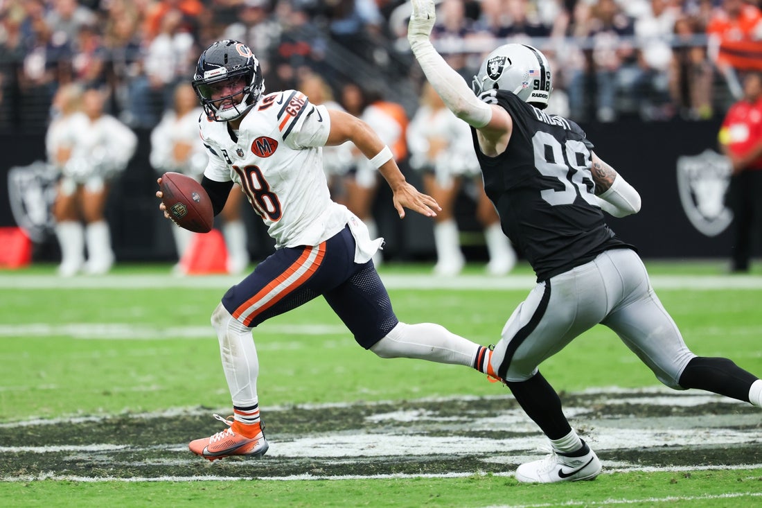 Late TD, field-goal block lift Bears past Raiders - Field Level Media ...