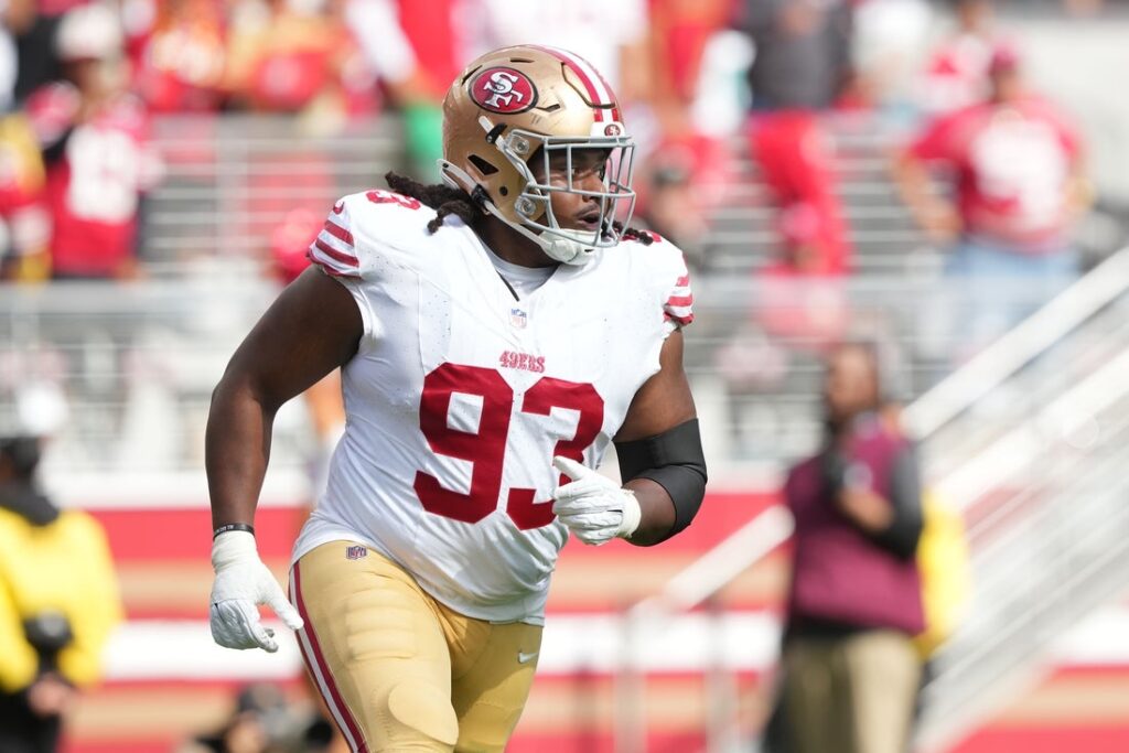 Report: 49ers DT Kalia Davis to have surgery for broken hand - Field ...