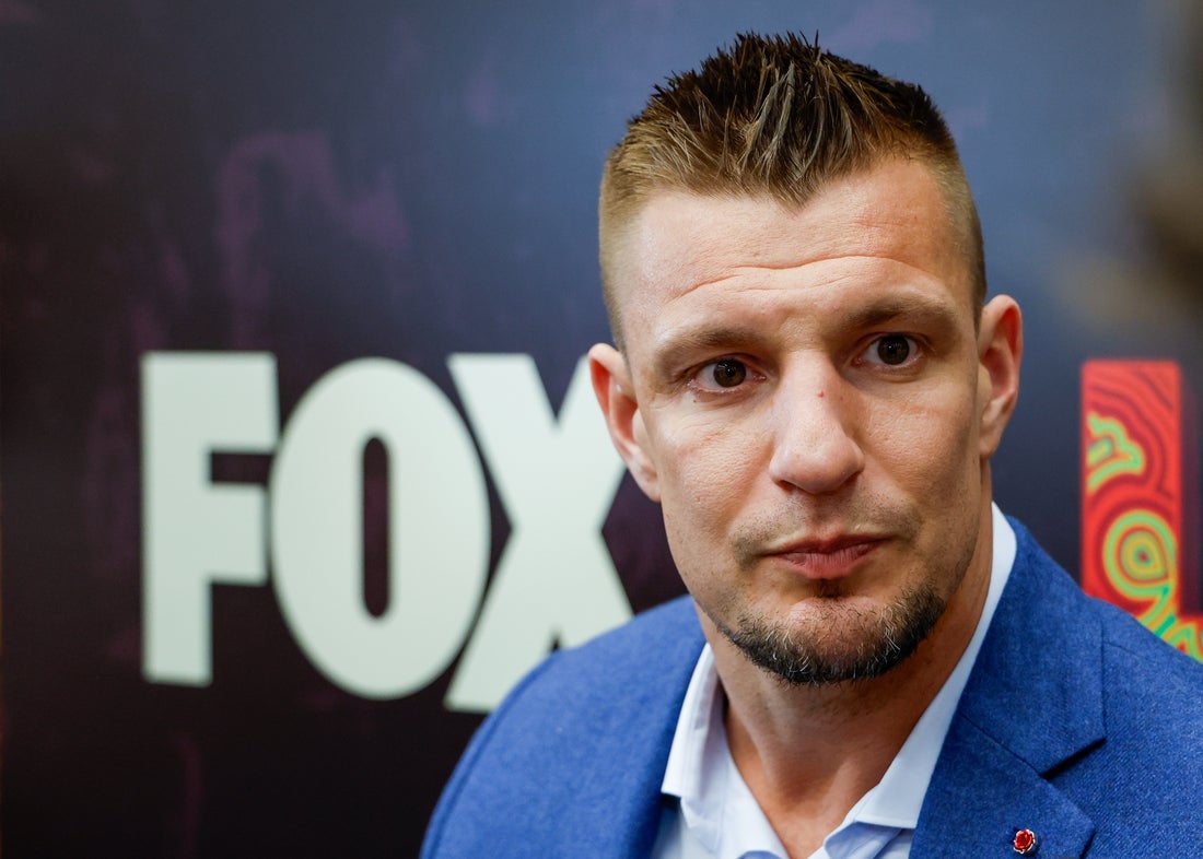 Rob Gronkowski to sign 1-day contract, retire as a Patriot - Field ...