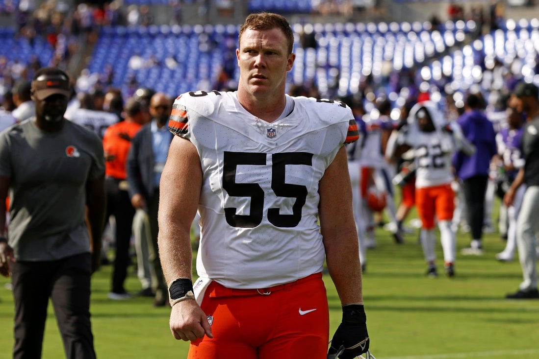 Browns place RB Jerome Ford, C Ethan Pocic on IR - Field Level Media ...