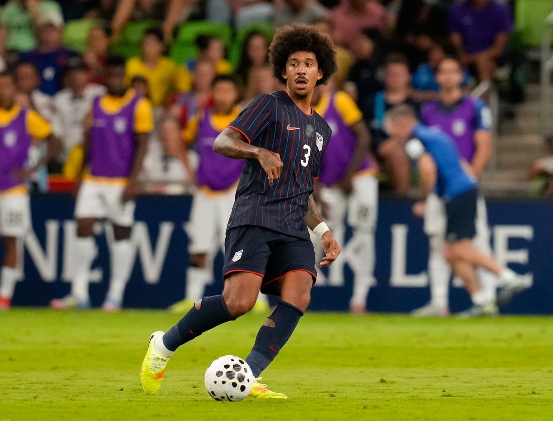 USMNT's Chris Richards exits Crystal Palace game with foot injury ...