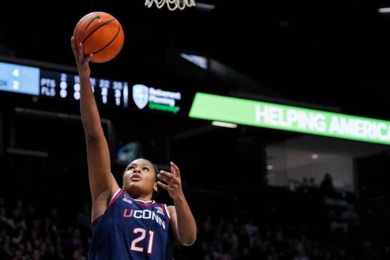 Sarah Strong, No. 1 UConn rip through South Florida - Field Level Media ...