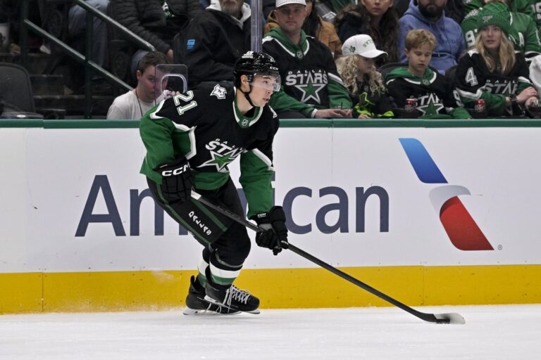 Stars not slowed by injuries, while Sharks try to steady play - Field ...