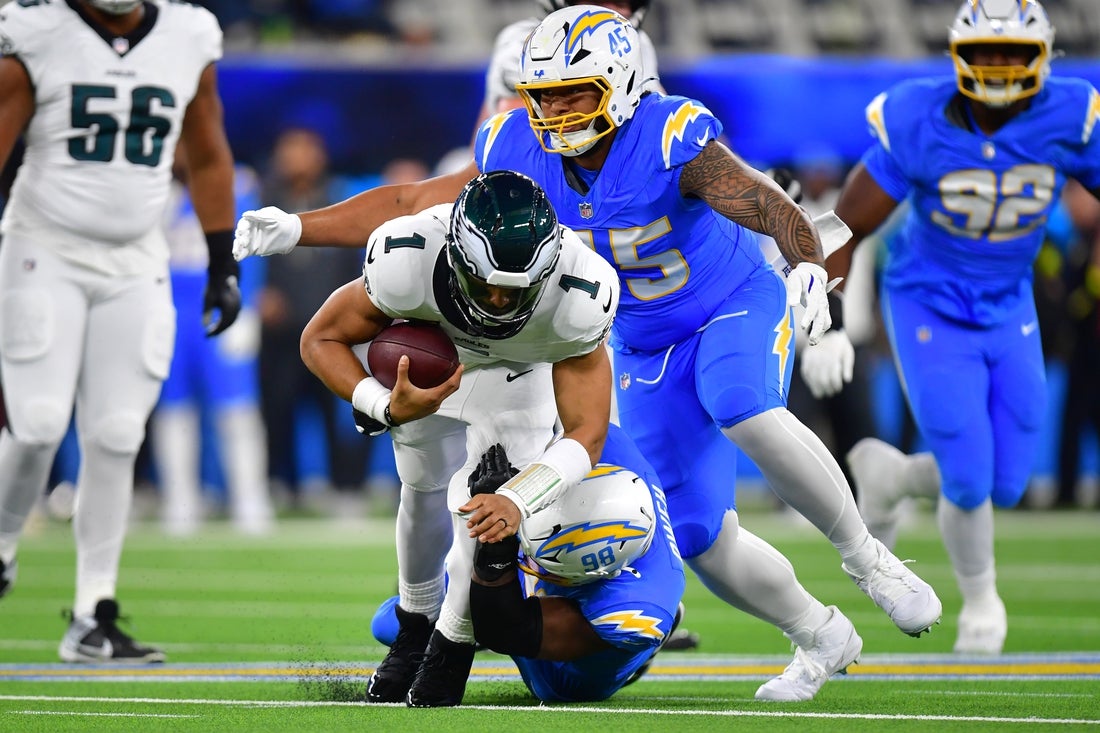 Eagles QB Jalen Hurts first player to commit 2 turnovers on same play - Field Level Media ...