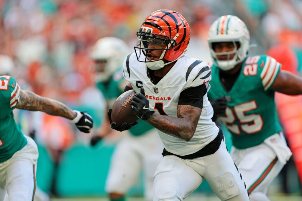 Joe Burrow (4 TDs), Bengals erupt in 2nd half vs. Dolphins - Field ...