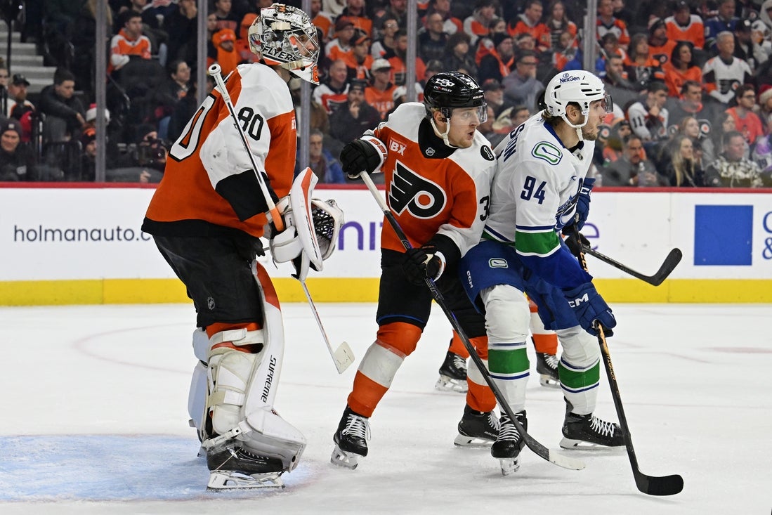 Fourth line shines as Flyers end Canucks' winning streak - Field Level ...