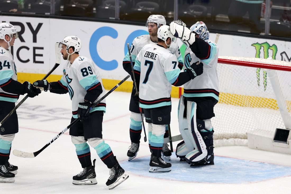 NHL roundup: Kraken stun Ducks with two goals in 3rd - Field Level ...