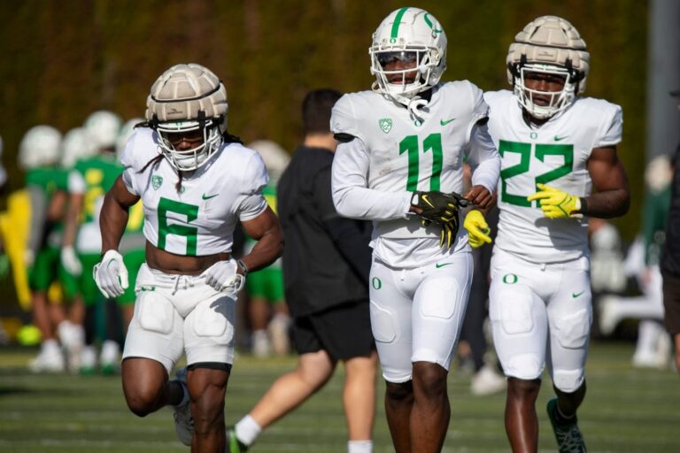 Oregon's Jay Harris in portal, still available for Peach Bowl - Field ...