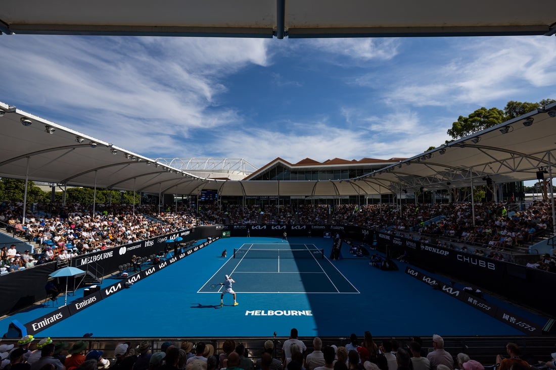 Zeynep Sonmez helps fainting ball girl at Australian Open - Field Level ...