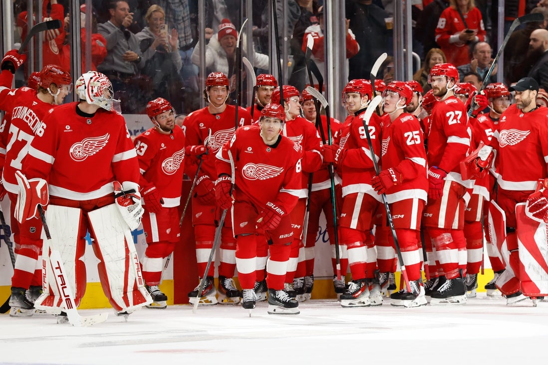 Patrick Kane scores career goal No. 500 as Red Wings thrash Canucks ...