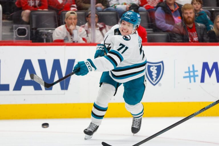 Sharks shoot to continue successful run vs. hapless Canucks - Field ...