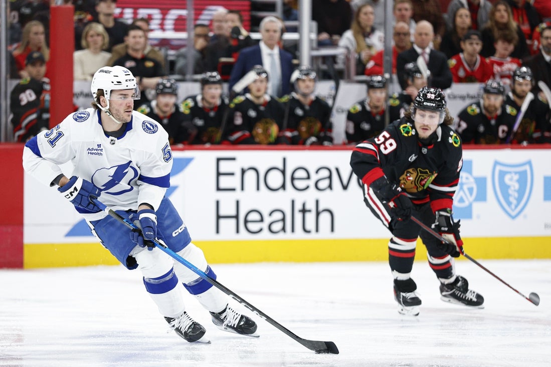 Lightning's point streak reaches 15 with shootout win over Blackhawks ...