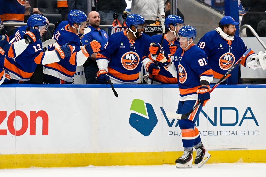 Islanders seek fourth straight win against visiting Predators - Field ...
