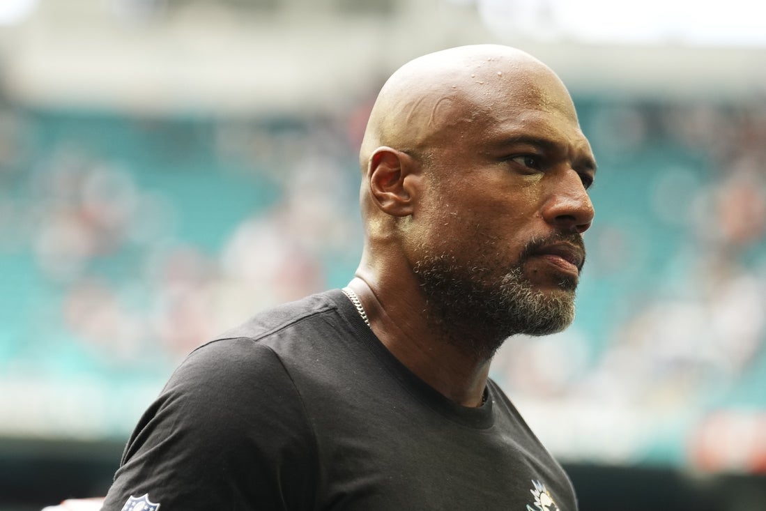 Ravens tab Anthony Weaver as new DC - Field Level Media - Professional ...