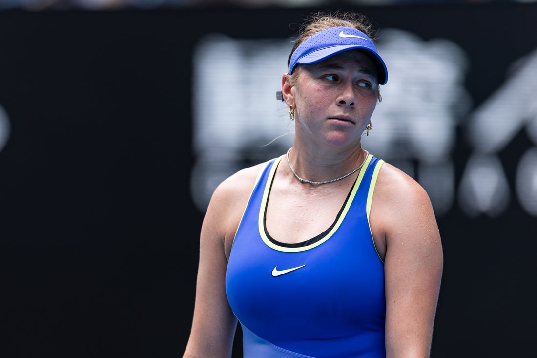 Defending champ Amanda Anisimova bows out of Qatar opener - Field Level ...