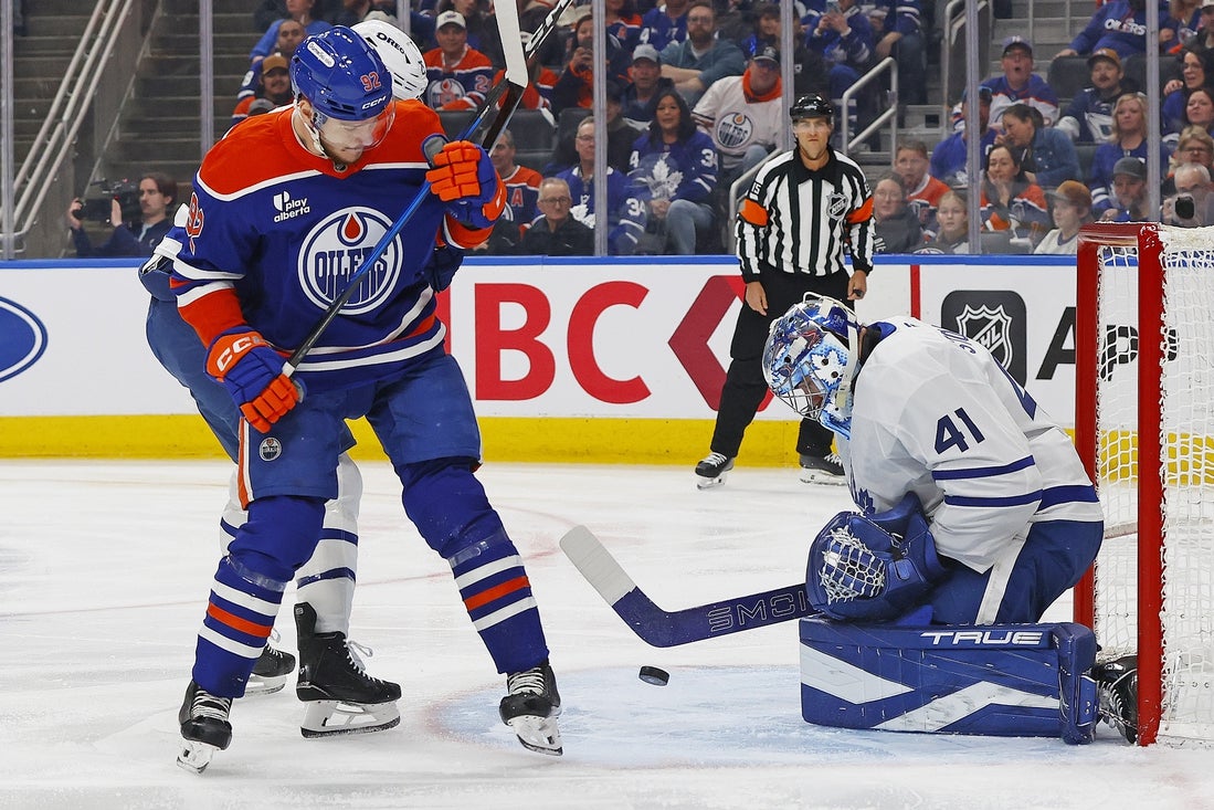 Maple Leafs skate past Oilers 5-2 for third straight win - Field Level ...