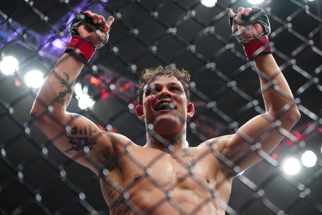 Charles Oliveira stuns Max Holloway at UFC 326 - Field Level Media ...