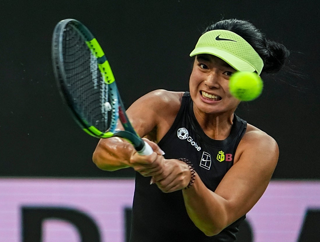 Coco Gauff retires due to arm issue, Alexandra Eala advances at Indian ...